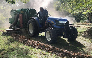 Raccoglitrici trainate CIMINA | Facma - Costruzione macchine agricole ...